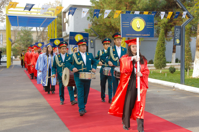 Amity universitetida Graduation Ceremony: Class of 2023 bitiruv ...